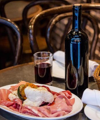 Free-flow Dinners: Restaurants Offering Unlimited Drink Deals