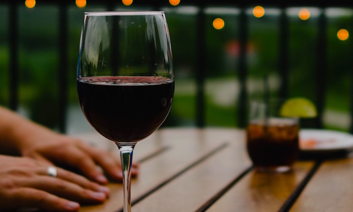 Free-flow Dinners: Restaurants Offering Unlimited Drink Deals